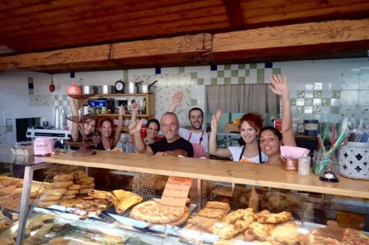 The highly popular no-name bakery in Glyfada | BestofAthens.gr