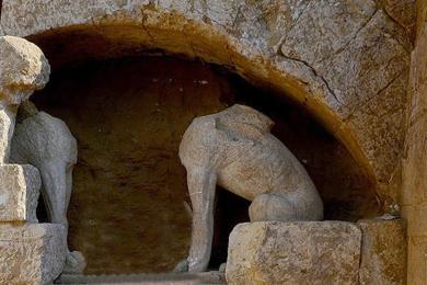 Amphipolis tomb entrance gradually revealed | BestofAthens.gr